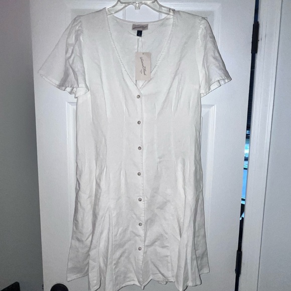 Universal Thread | Tops | Universal Thread White Buttondown Topdress ...